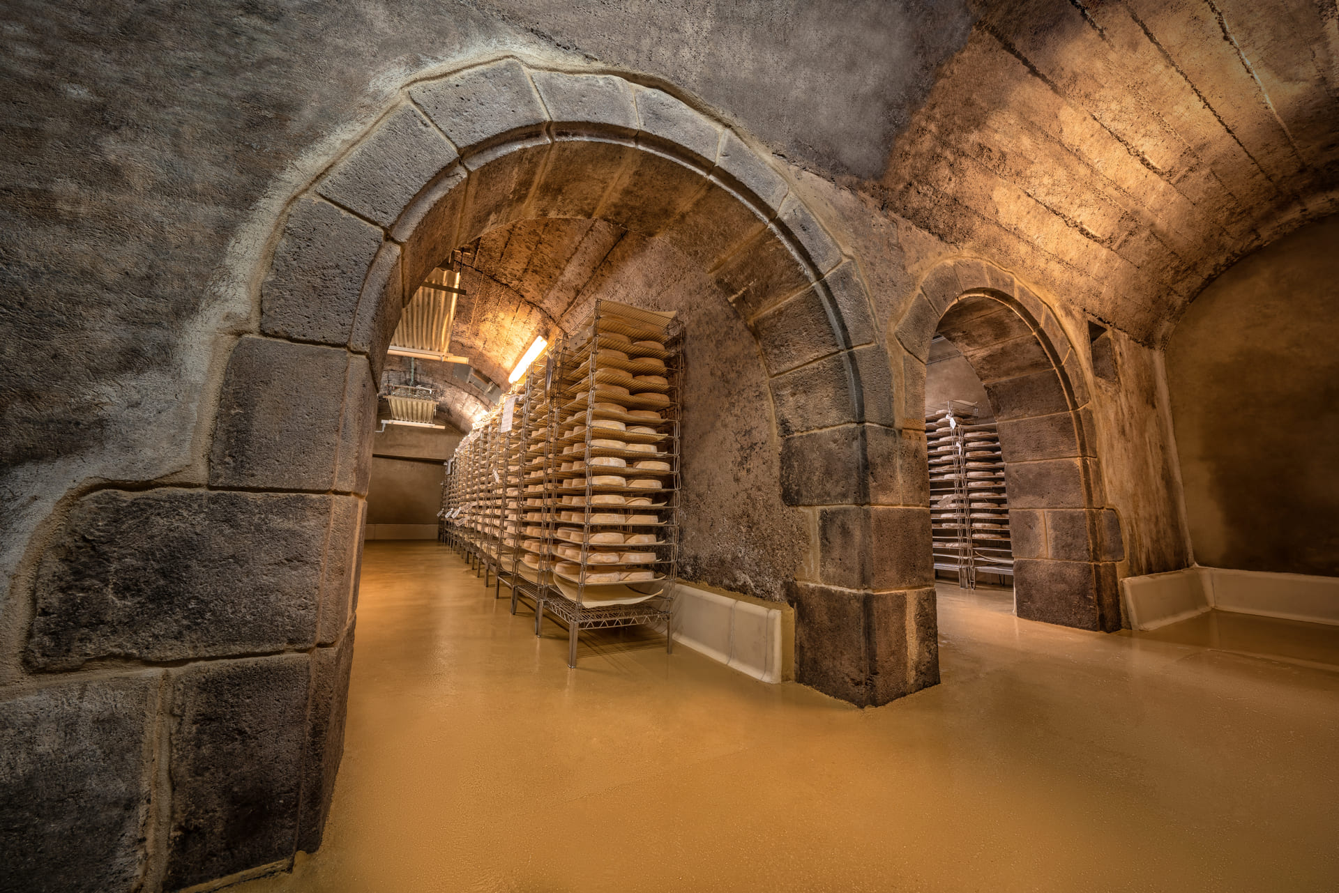 Les Caves Soron, creusées à Aubière dans un sol volcanique